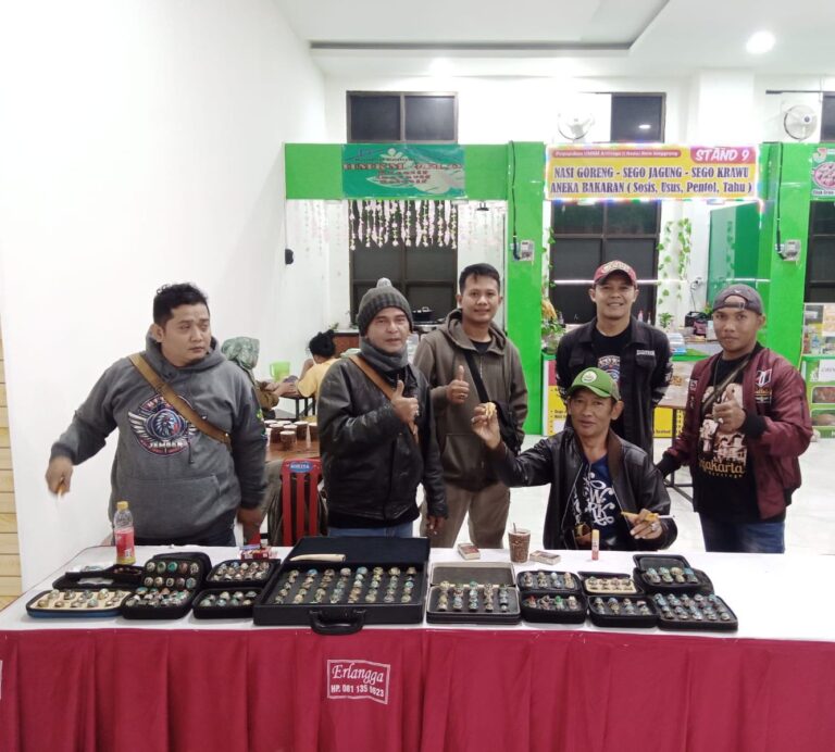 Komunitas Batu Pirus Jember Ramaikan Kirab Budaya 2025 - jembertoday.net